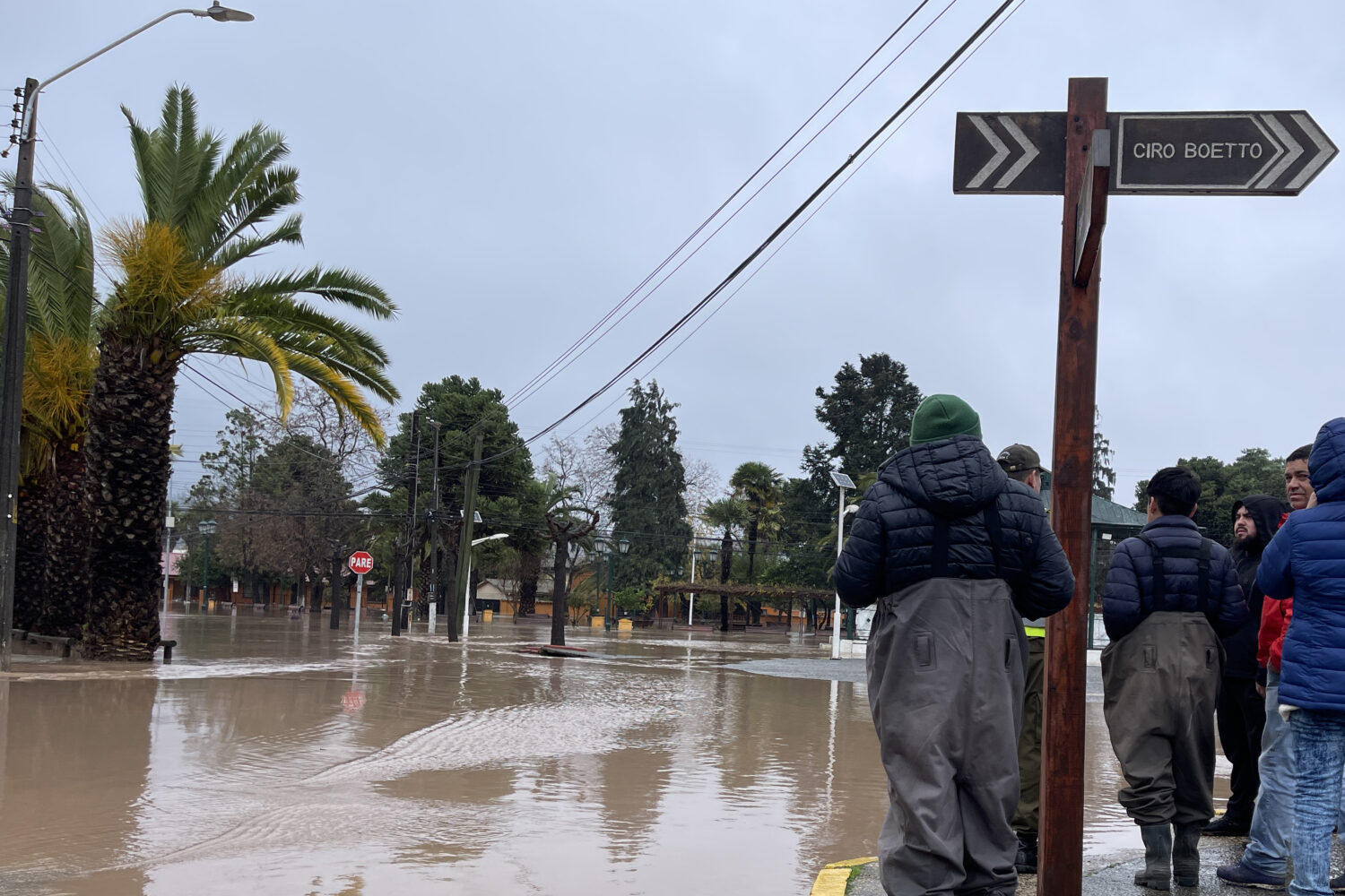 Nueve imágenes que revelan la emergencia que se vive en Licantén por el ...