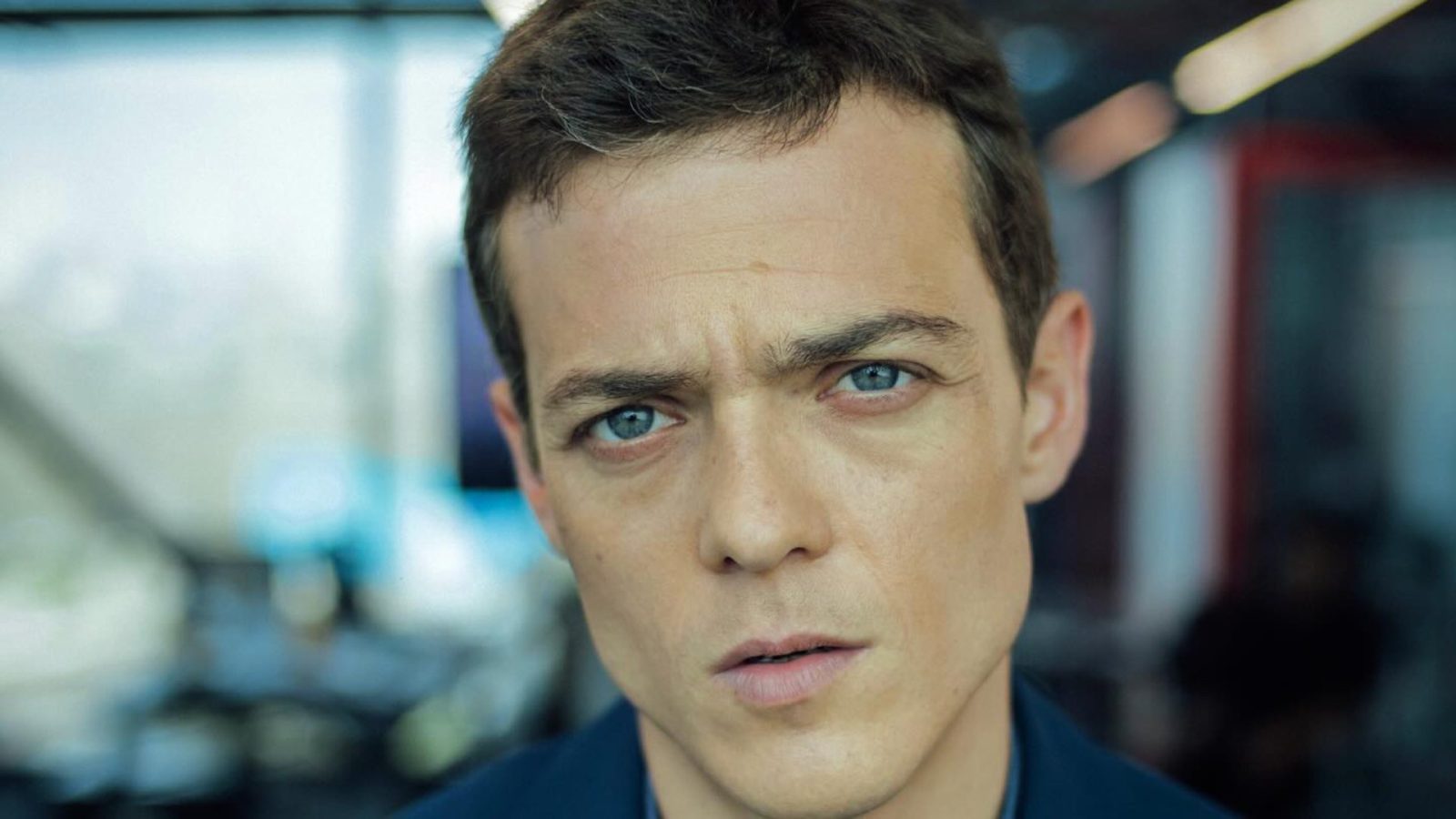 Mamá de Simón Pesutic denuncia a equipo de Primer Plano ante Carabineros